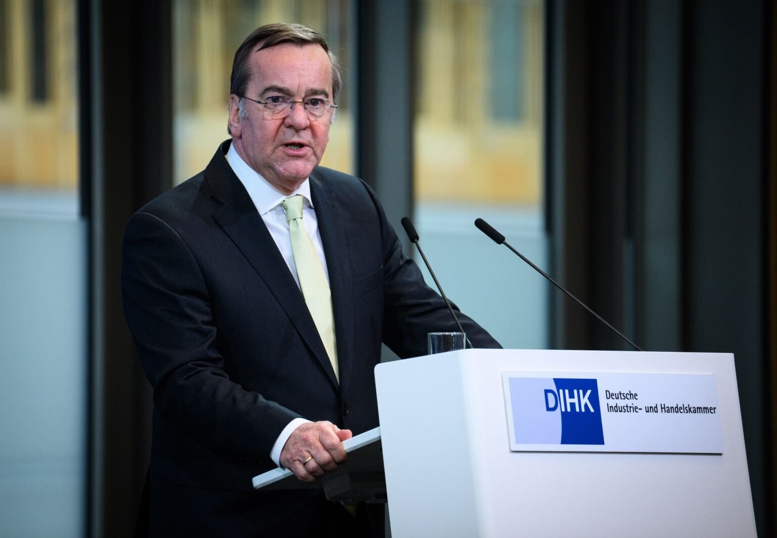 German Defence Minister Pistorius: The US needs Europe - Converseer
